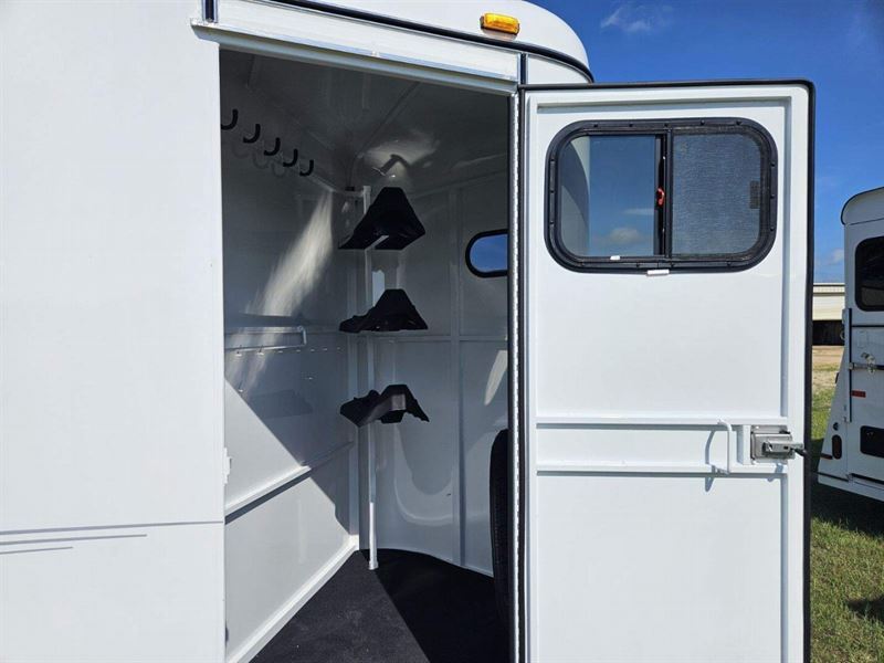 2024 Bee Chief 3 Horse Fully Enclosed Bumper Pull