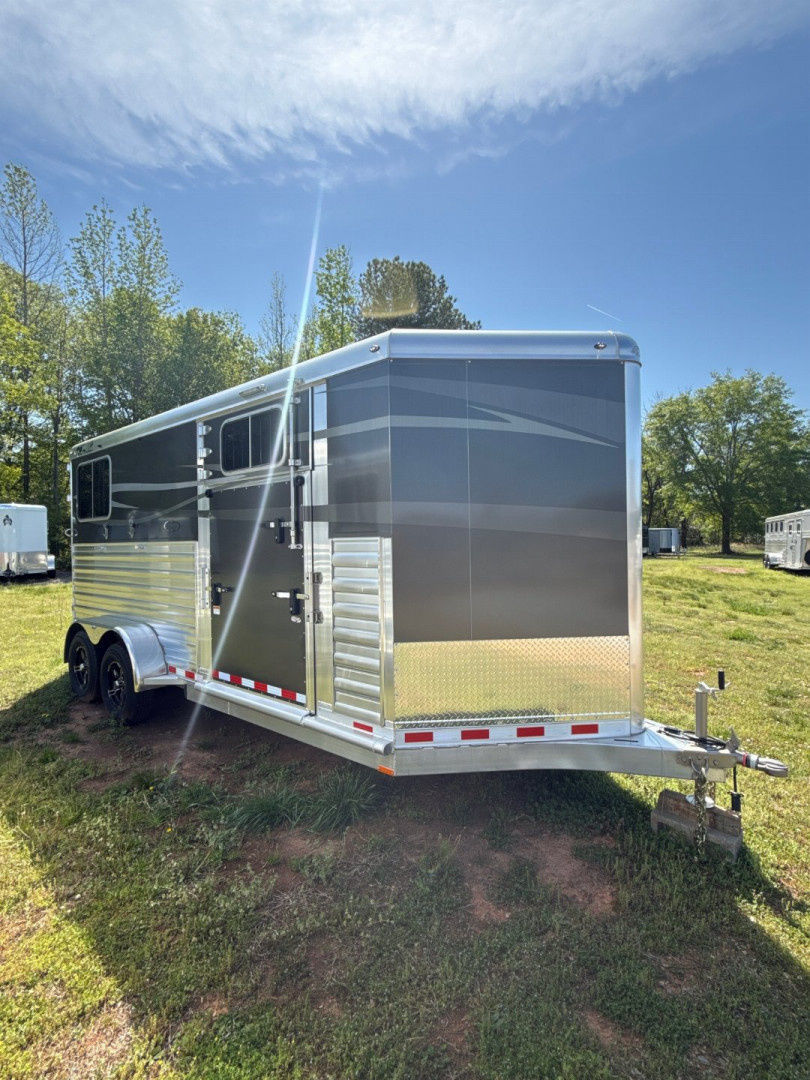 2027 4-Star Trailers 2 Horse Straight Load Side Ramp Bumper Pull