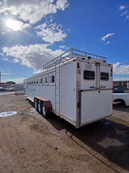 1991 Sundowner Trailers SUNLITE 9 HORSE