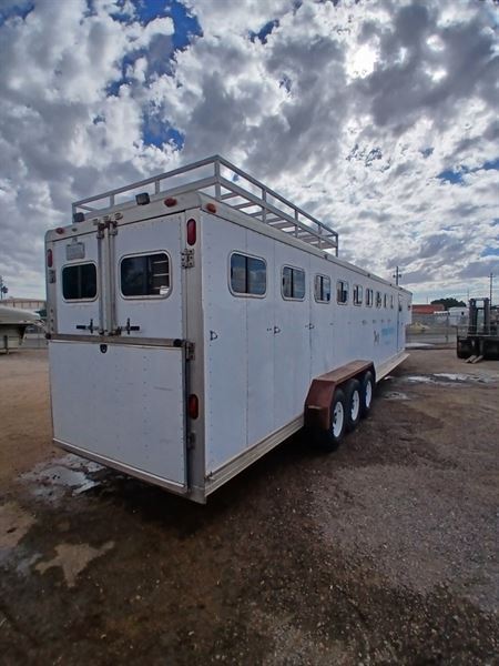 1991 Sundowner Trailers SUNLITE 9 HORSE