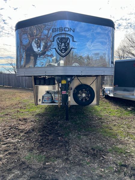2024 Bison Trailers SV8209B