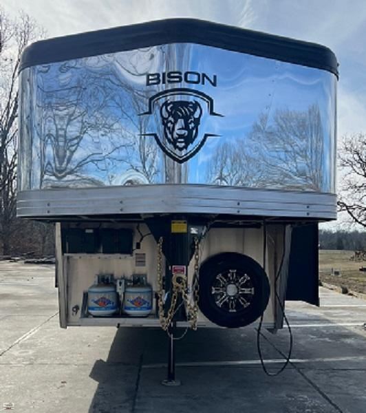 2023 Bison Trailers SLV8313BS