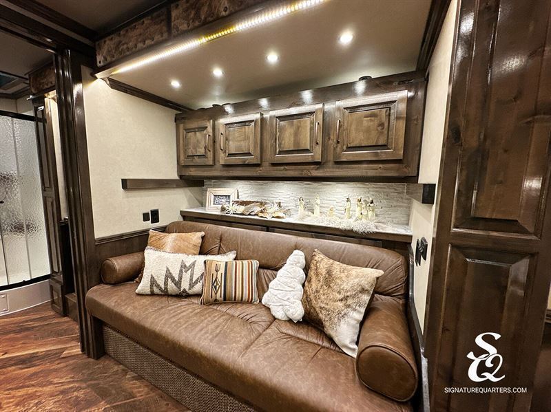 2025 Elite Trailers Stockback -Trainer Tack - Signature Quarters LQ