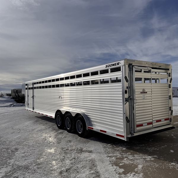 2025 Sooner SR7634 Livestock Trailer 34ft w/3 Compartments
