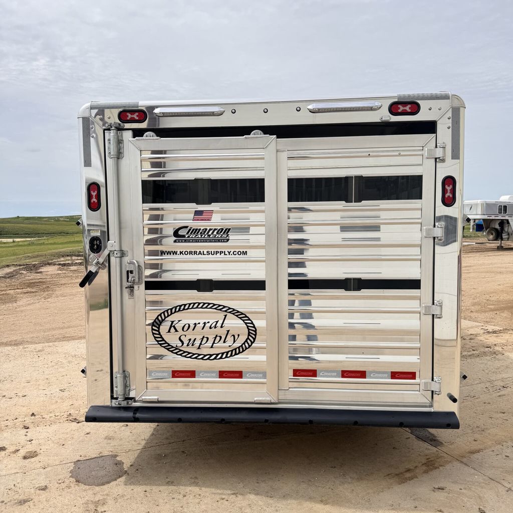 2026 Cimarron 30' Show Cattle Trailer - Floating Gates - 3 Comp