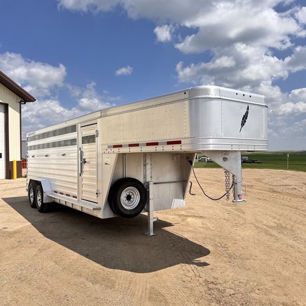 2012 Featherlite 20' Livestock Trailer - 2 Compartments