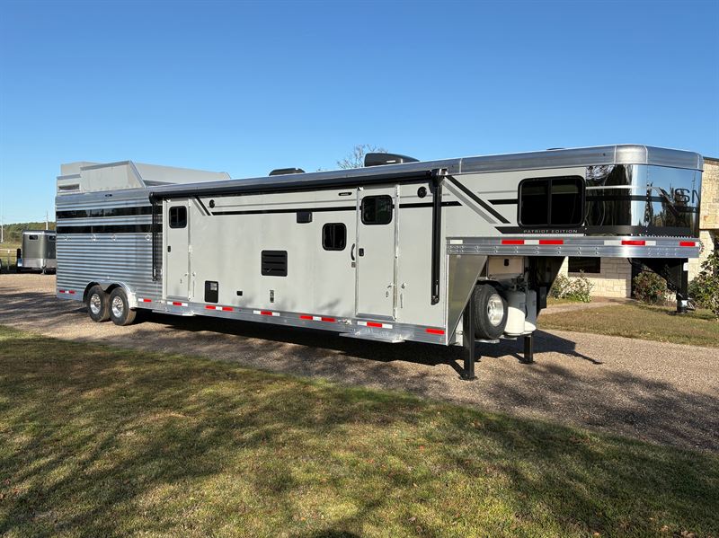 2025 SMC 13' Shortwall Stock Back LQ with Generator