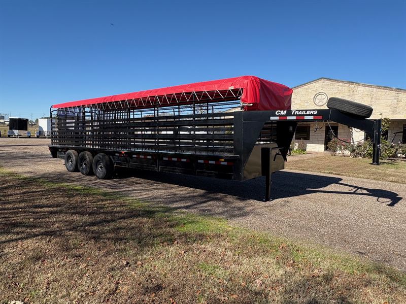 2016 CM 28' x 6'8" Tarp Top