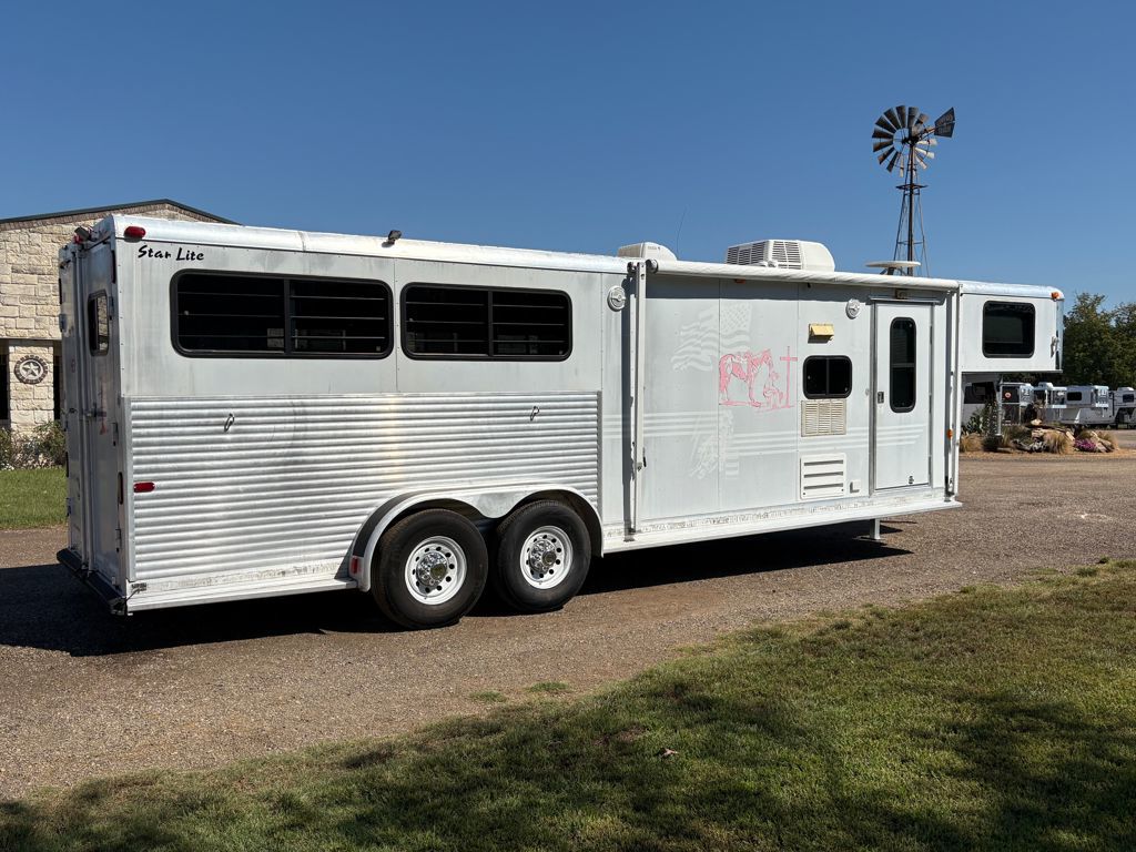 2000 Star lite 3 Horse 10' Living Quarter