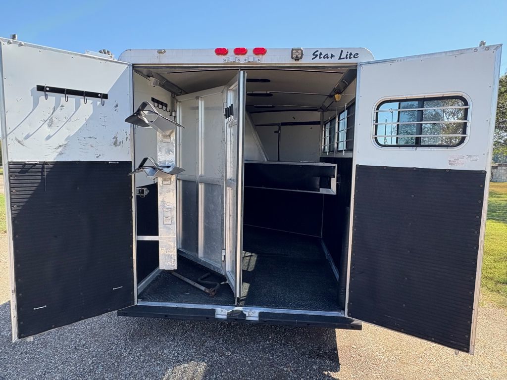 2000 Star lite 3 Horse 10' Living Quarter