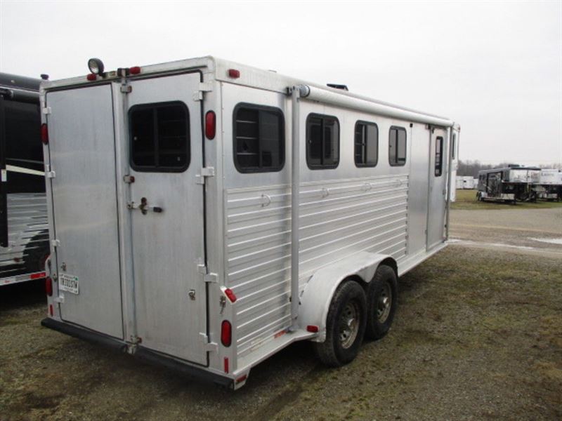 1997 Cherokee Trailers Four Horse Slant Weekender
