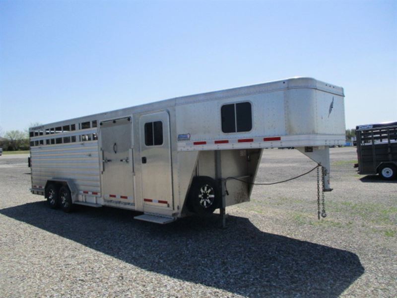 2016 Featherlite 4H Stock Combo W/Side Ramp