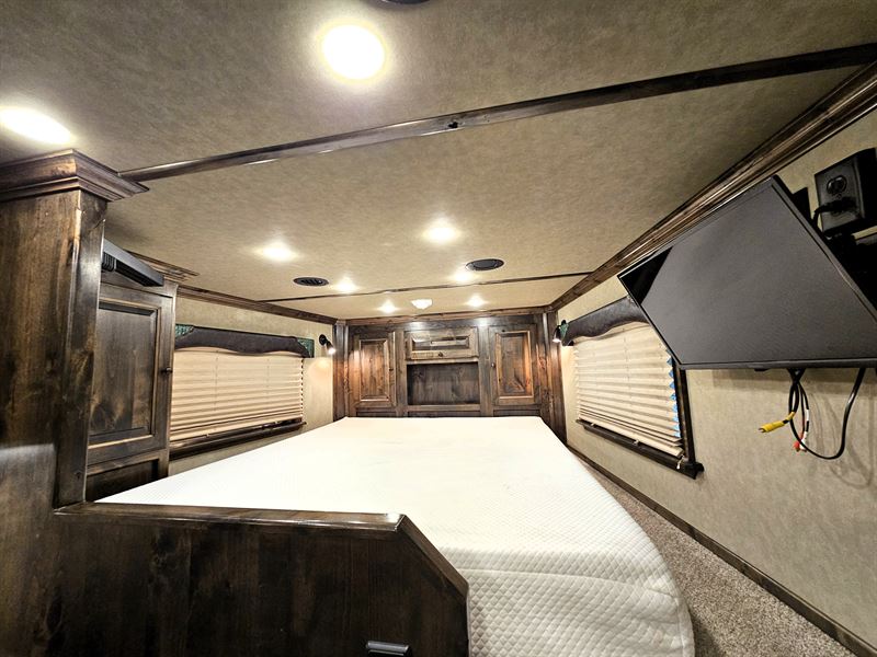 2022 Elite Trailers Inc. 4HLQRL