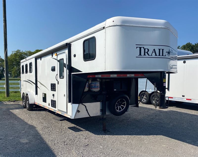 2019 Bison Coach 7309 Slide-Out Trail Hand