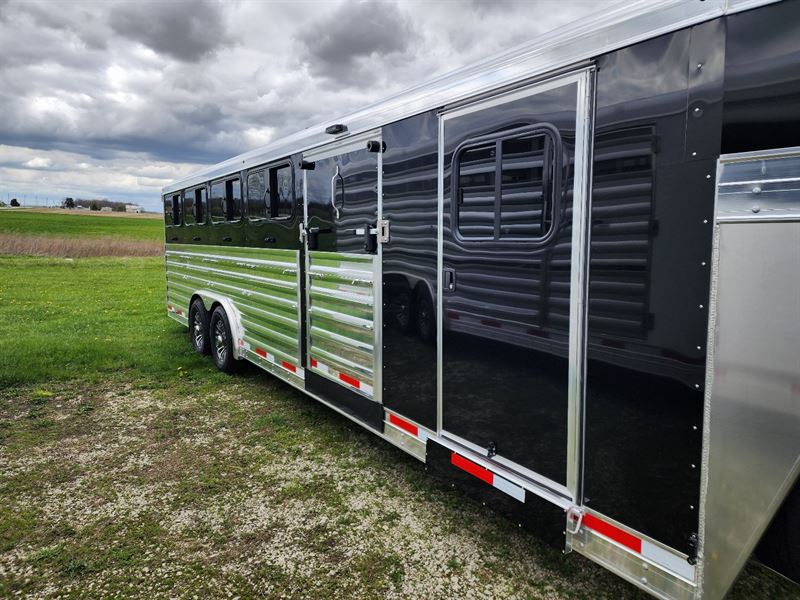 2025 Exiss Trailers Exhibitor 8026W