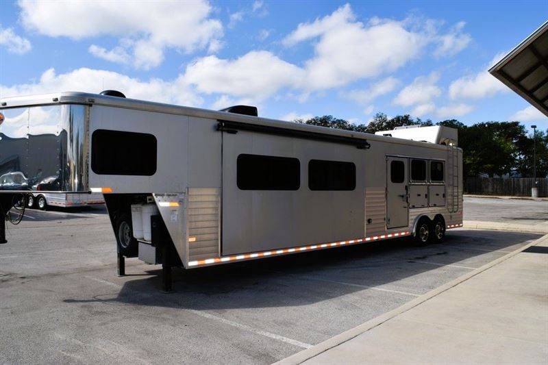 2015 Sundowner Trailers Charter Gooseneck