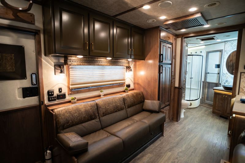 2025 Bloomer Trailers 2025 BM 4H TRAILBOSS CONVERSION