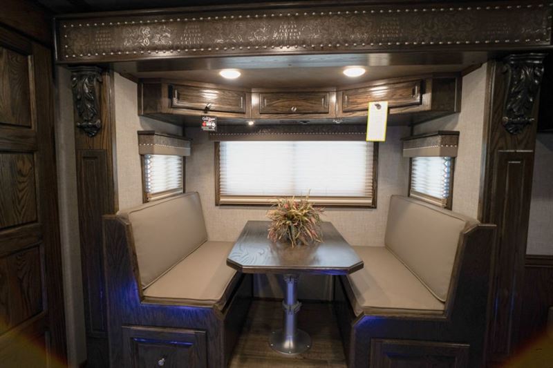 2025 Bloomer 4 Horse Gooseneck Outlaw Living Quarters '25